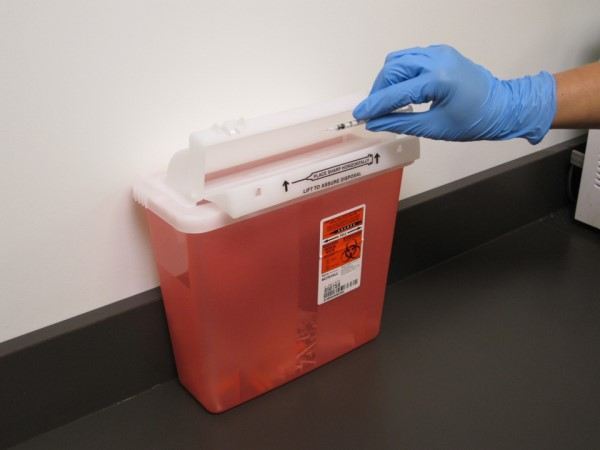 Cardinal Health™ In-Room Mailbox-Style Sharps Container